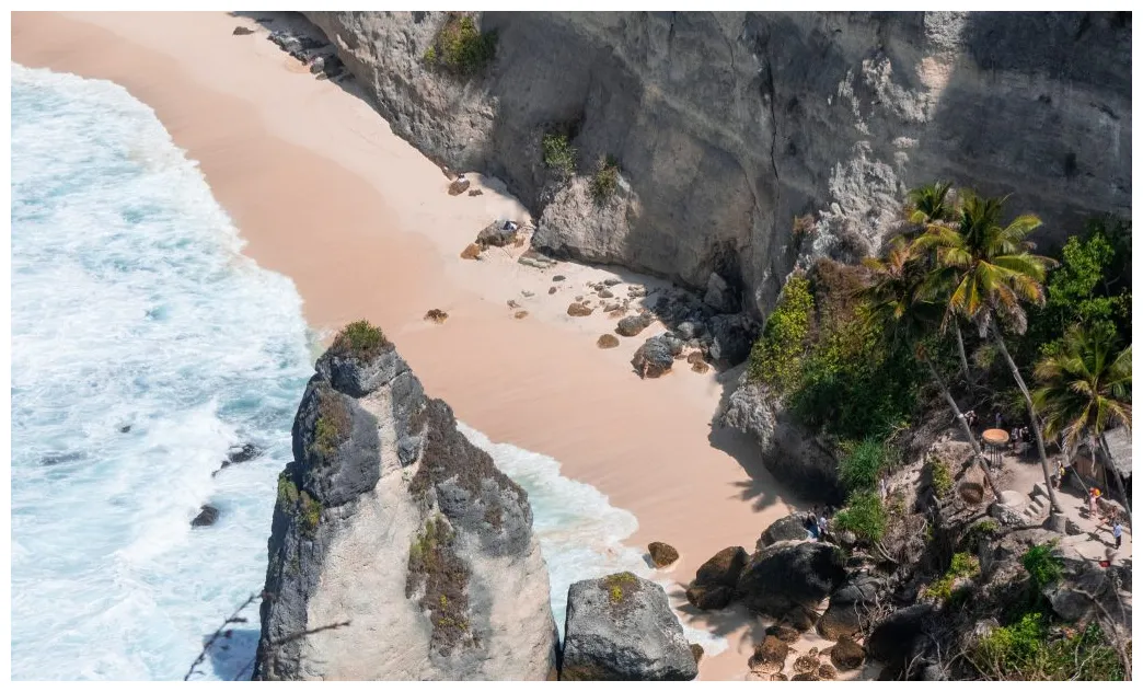 Must-Visit: Atuh Beach hidden paradise scenic view Nusa Penida in ...