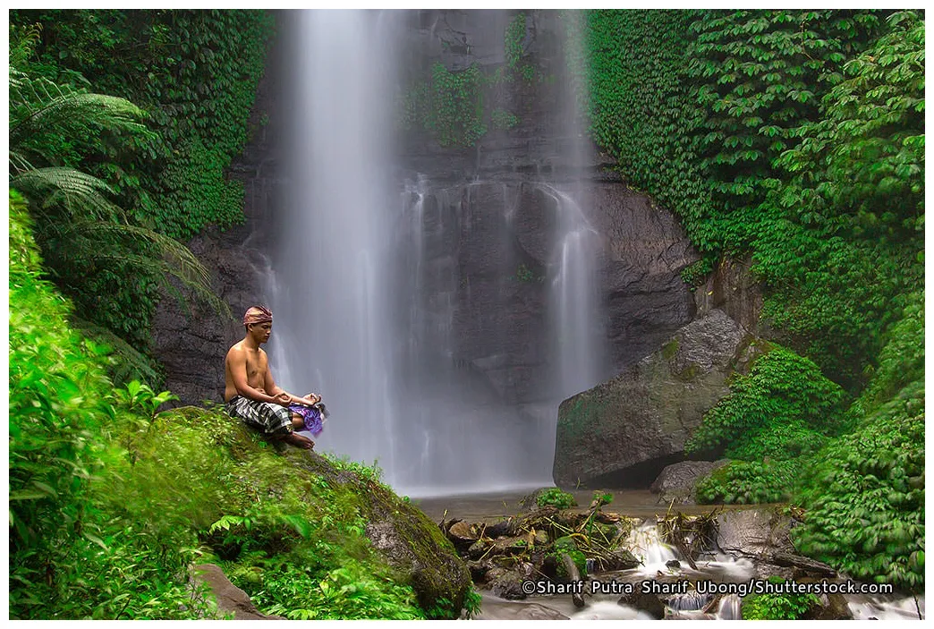 Exploring Munduk Waterfall scenic trekking route in the highlands: A ...