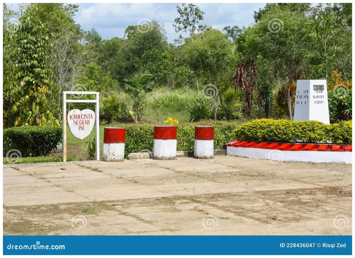 Taste of Asia: Skouw Border Post Indonesia Papua New Guinea grand gate ...