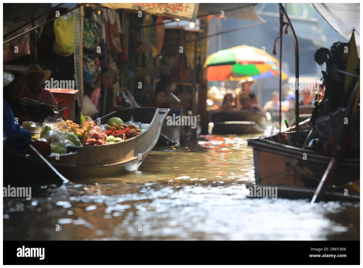 The Beauty of Damnoen Saduak Floating Market colorful boat fruit ...
