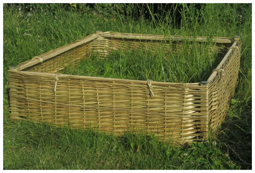 Réaliser un Plan carré potager en osier contemporain : Guide Photo