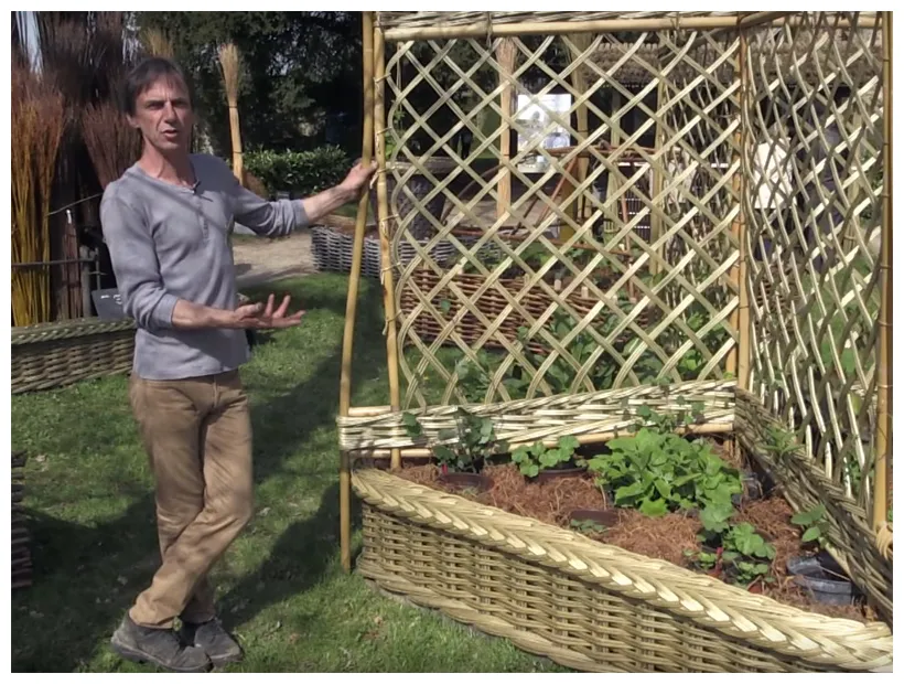 Réaliser un Plan carré potager en osier contemporain : Guide Photo